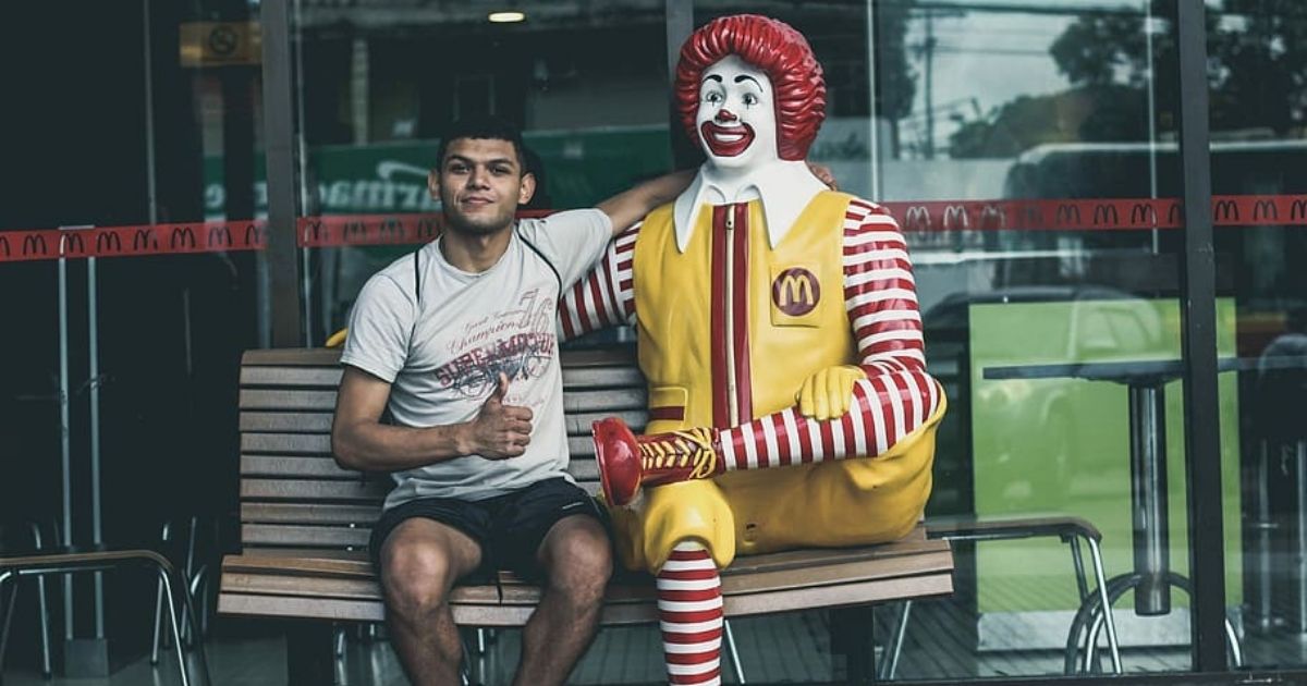Cómo Trabajar en McDonald's en 2024- ImpulsaT