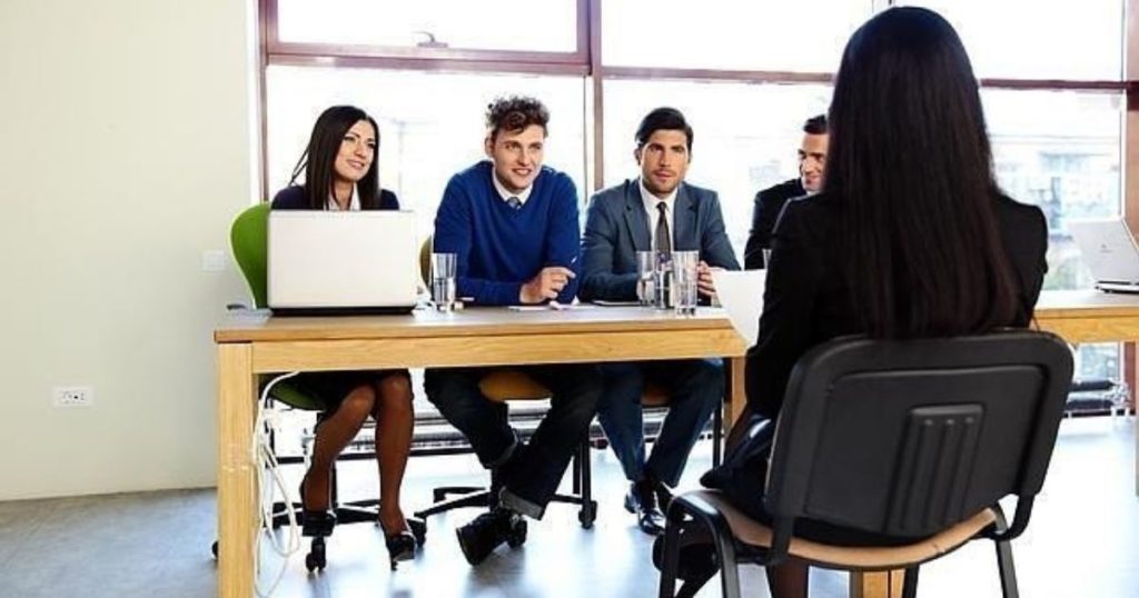 Entrevista de trabajo grupal: 7 consejos para destacar