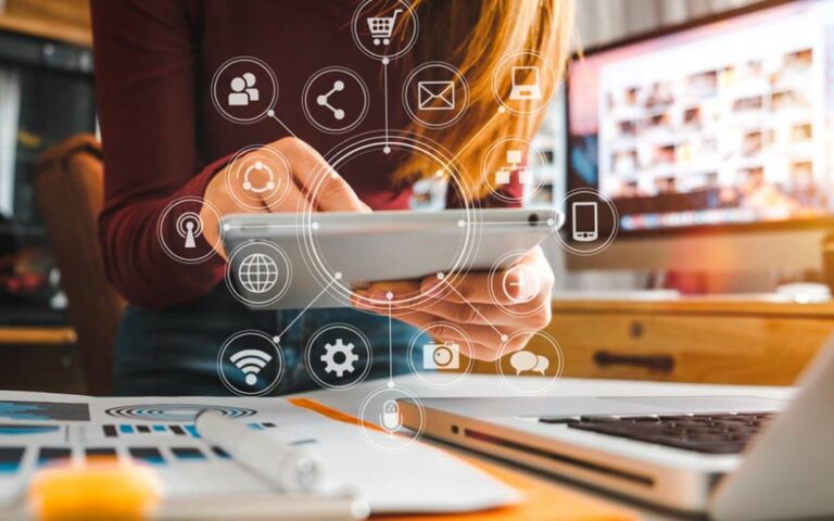 Trabajar en remoto de asistente virtual - funciones y salario - ImpulsaT